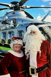 Santa Claus llegó en helicóptero con regalos para los niños de Hialeah ...
